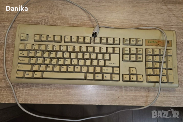 Ретро клавиатура AT за компютър 286 386 486 в Клавиатури и мишки в гр ...