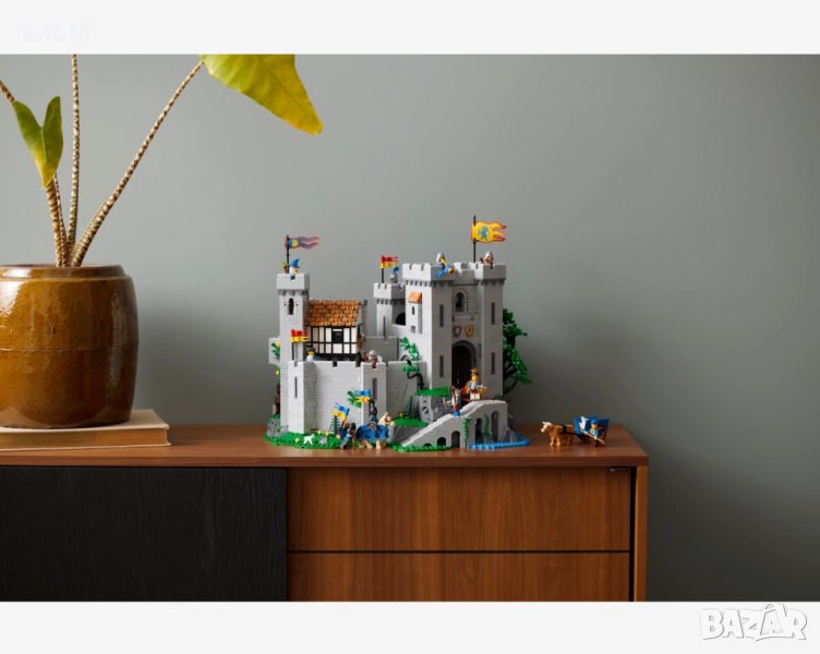 Lion Knights' Castle 10305 LEGO ® Icons Замъкът на рицарите на лъва в ...