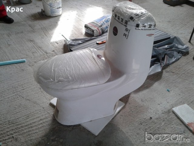 Продавам тоалетна чиния моноблок, долно оттичане в Други стоки за дома ...